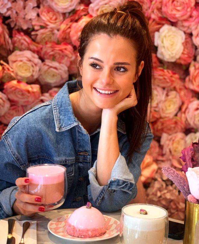 Güzelliğiyle kendine hayran bıraktı: Bez Bebek'in Pompi'si Elif Ceren ...