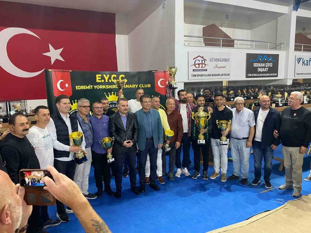 Büyüklüğünü görünce gözleri fal taşı gibi açıldı! Hayran hayran ...