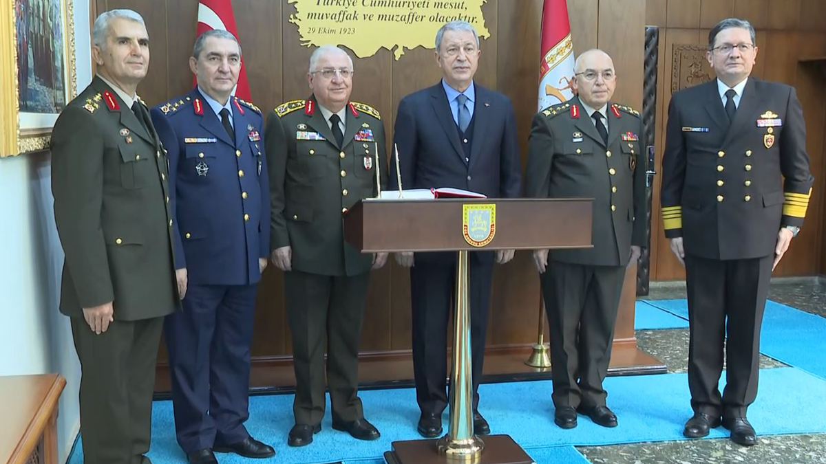 Bakan Akar Ege Ordusu'nda Bakan Akar Ege Ordusu'nda