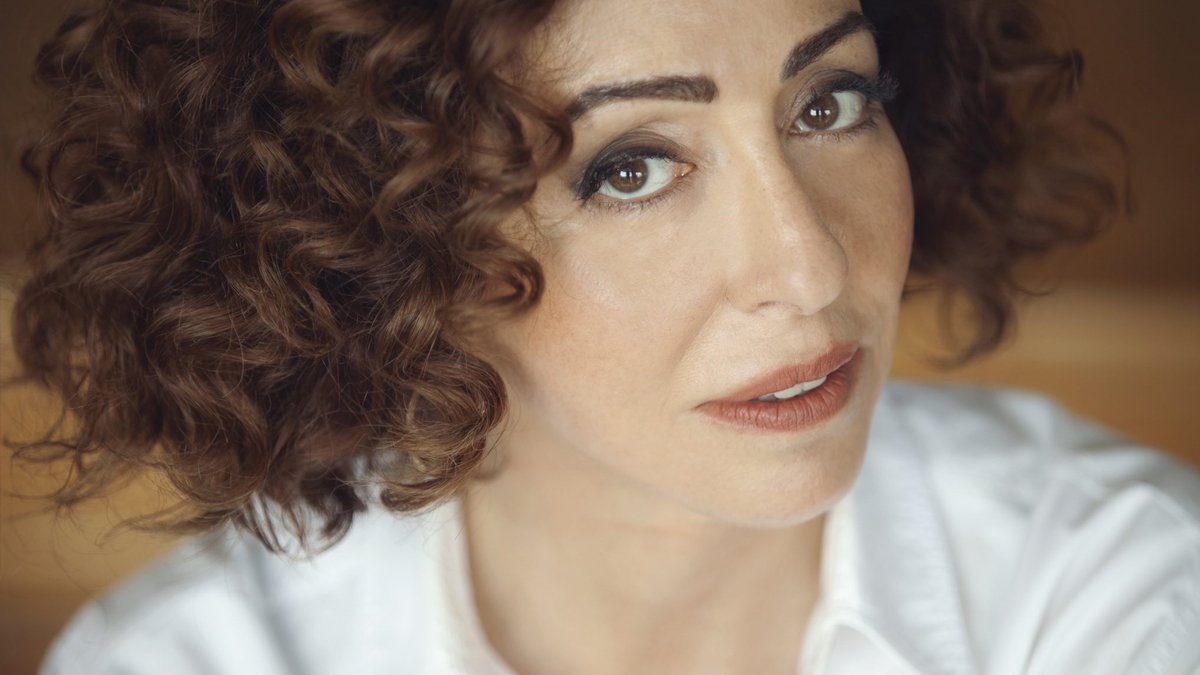 Hasibe Eren'den nostaljik paylaşım: Susarsan sıra sana da gelir