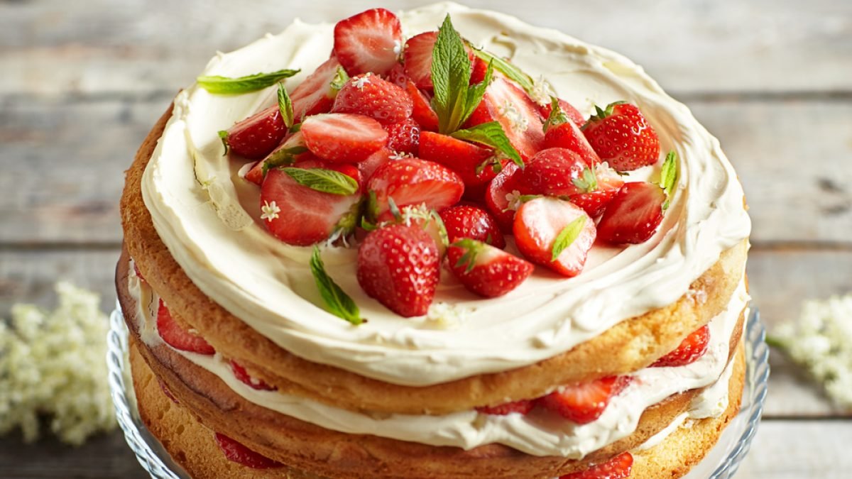 Görümcenizi çatlatacak yaş pasta tarifi! Tarif istemeye çekinecekler ...