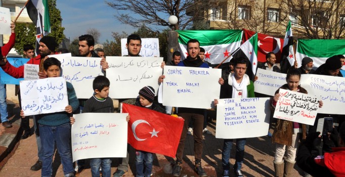 Hatay'daki Suriyeliler Madaya için eylem yaptı Hatay'daki Suriyeliler Madaya için eylem yaptı