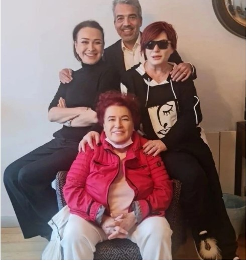 74 yaşındaki Selda Bağcan tanınmaz halde! Son halini gören "Rezil olmuş" dedi