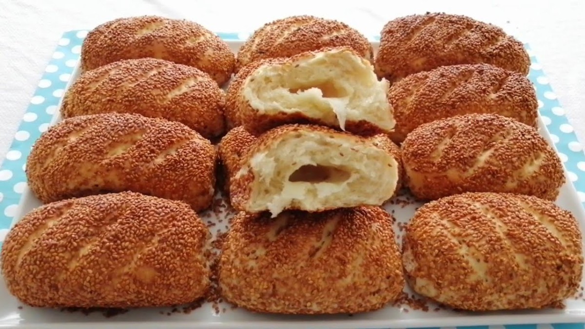 Kahvaltıların vazgeçilmezi olacak! Simit tadında poğaça yapmak bu kadar ...