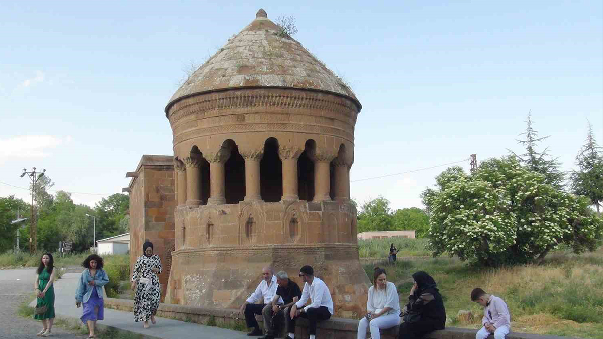 Bitlis'te tarihin izleri... Ahlat'ta zaman yolculuğu - KARAR